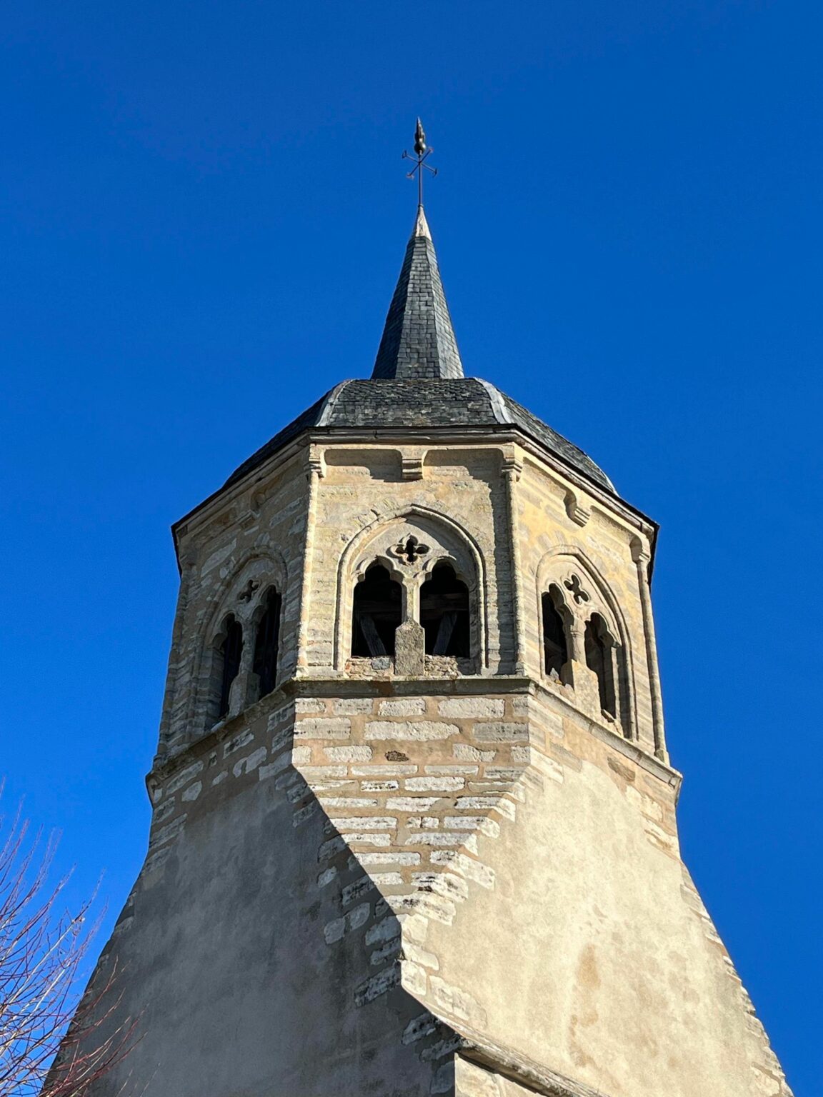 DECOUVRONS L'EGLISE DE MONESTIER - Paroisse Saint-Vincent - Diocèse de Moulins
